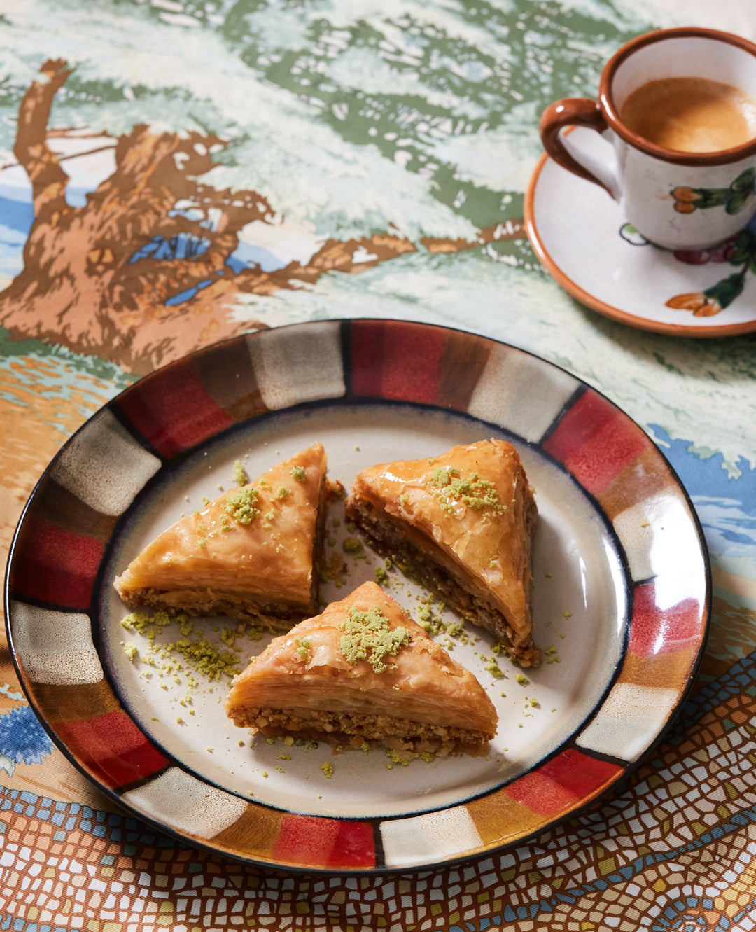 Cedar Pastries 8 Piece Traditional Baklava Triangles